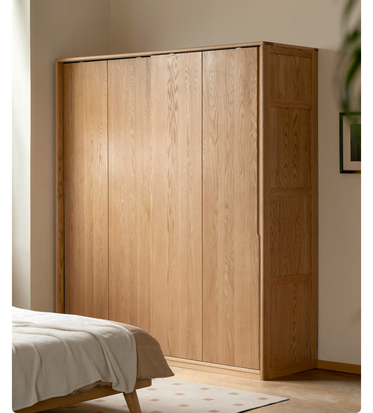 Oak solid wood Sliding door wardrobe: